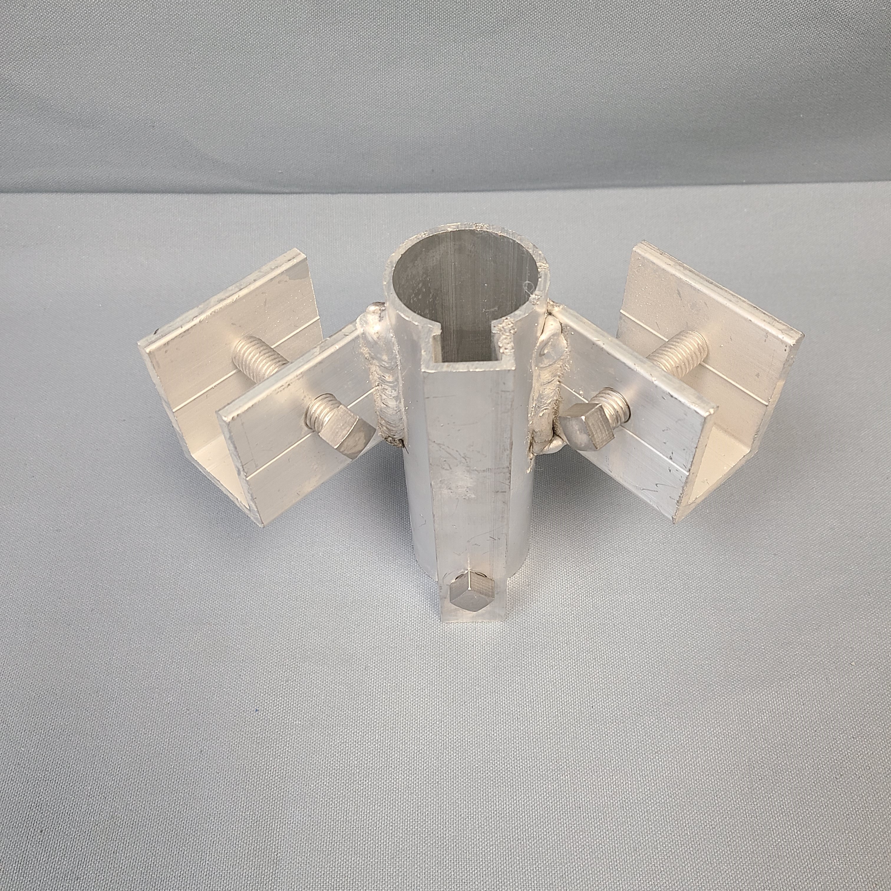 Hewitt Vers-A-Dock Corner Pipe Holder